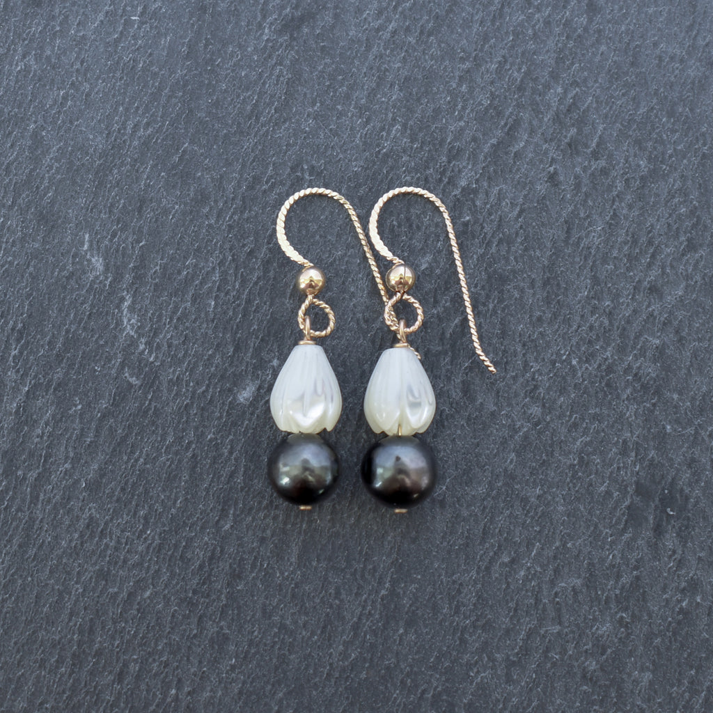 Small Single Pikake Cluster with Black Pearls – Yay Hawaii