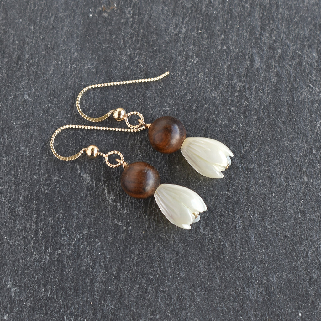 Medium 10mm Pikake with Rosewood Earrings – Yay Hawaii